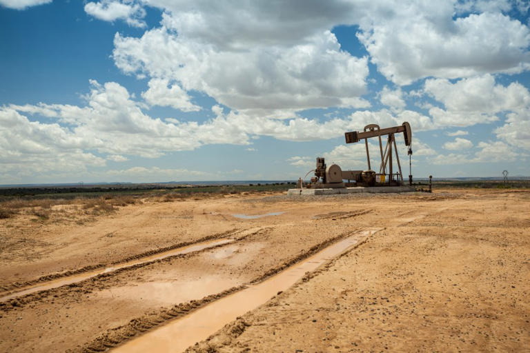 New Mexico lawmaker revives effort to put pollution reduction goals ...