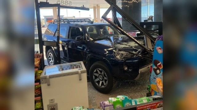 CSFD: Car crashes into gas station off Powers Boulevard