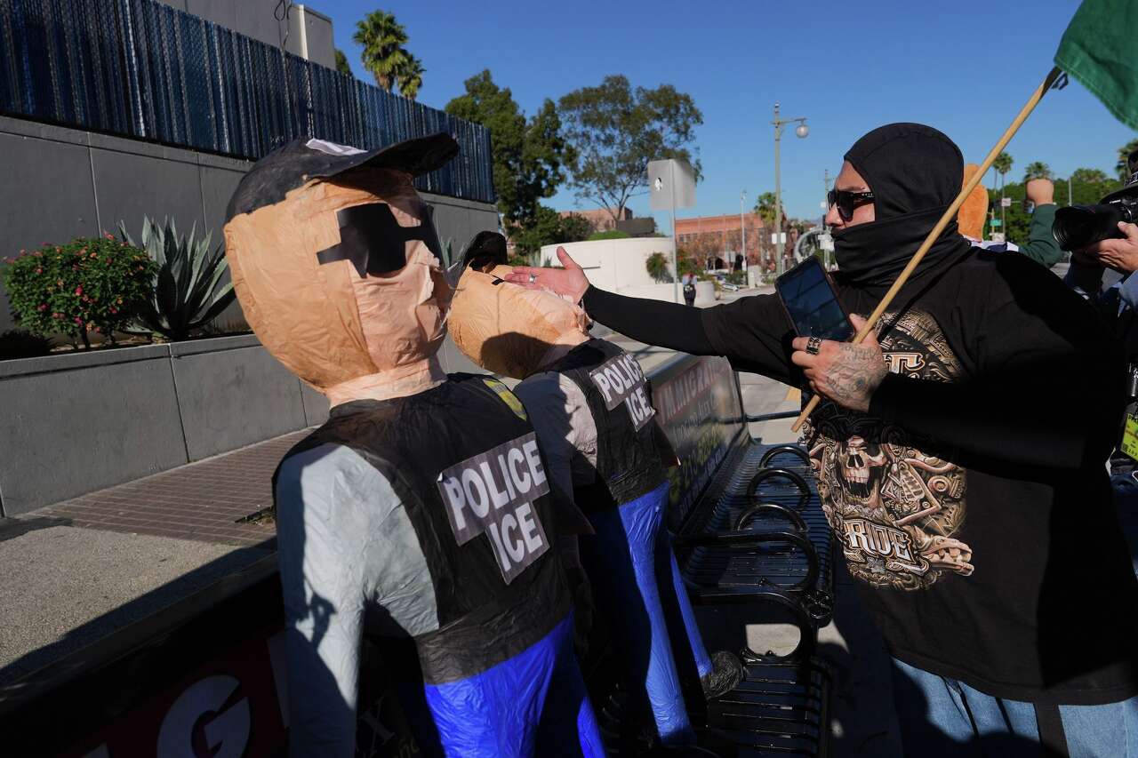 California bill would ban ICE agents from jobs in teaching and policing