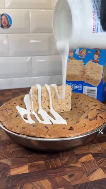 Rice Krispies treat cookie pie