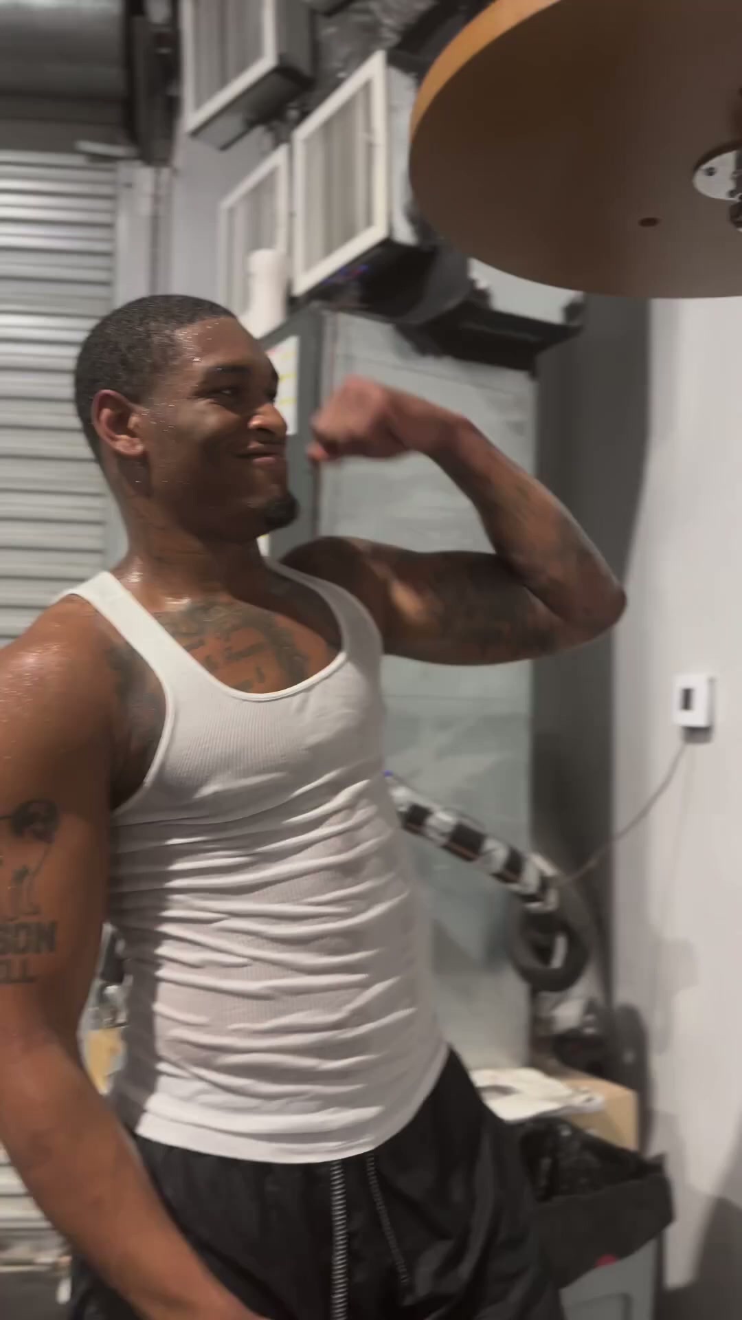 Jared Anderson shows off incredible speed on the speed bag