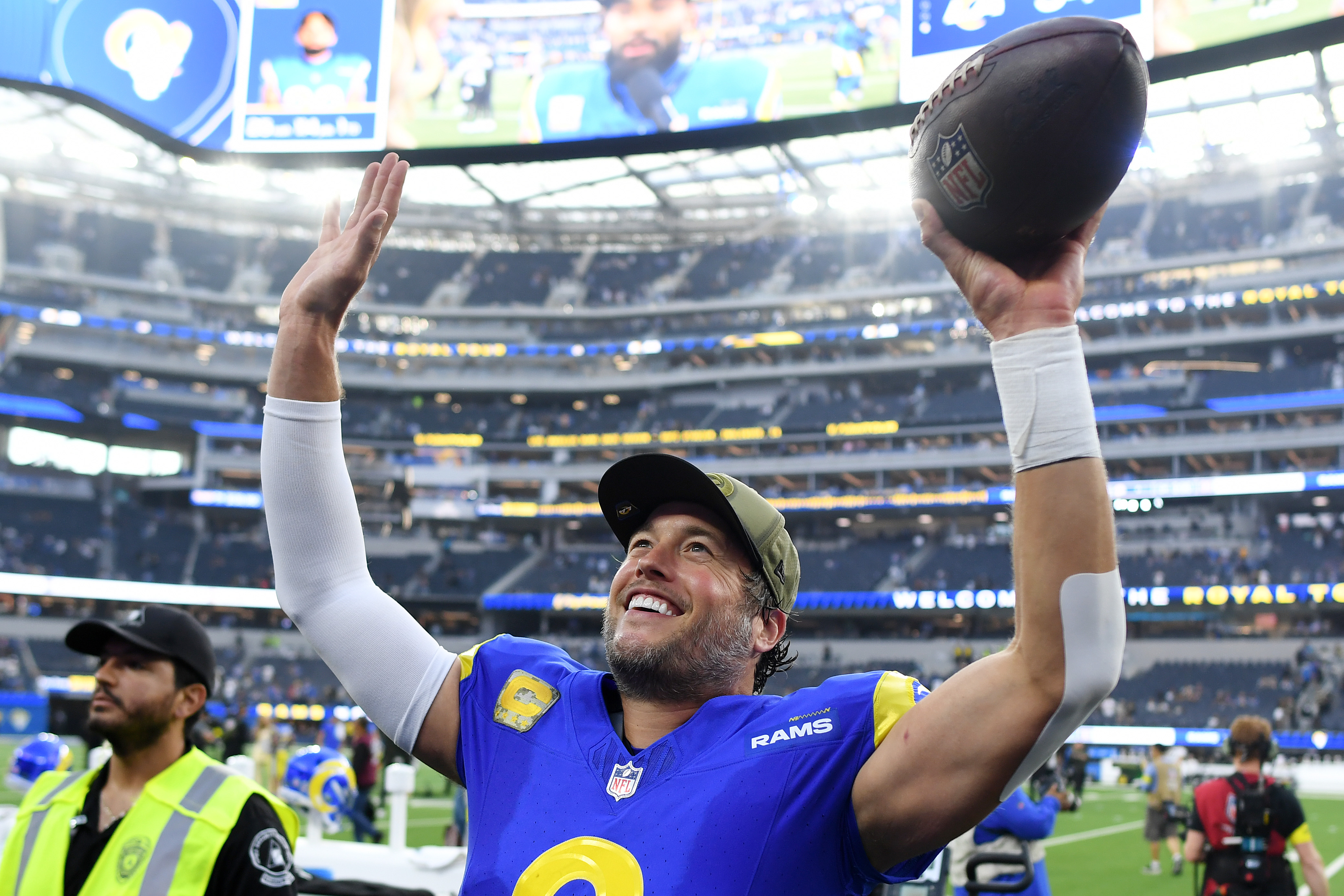 Stafford deserves a pay raise, and the Rams better pay him