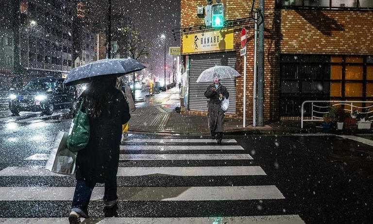 7,000 passengers stranded overnight at Japanese airport due to heavy snow