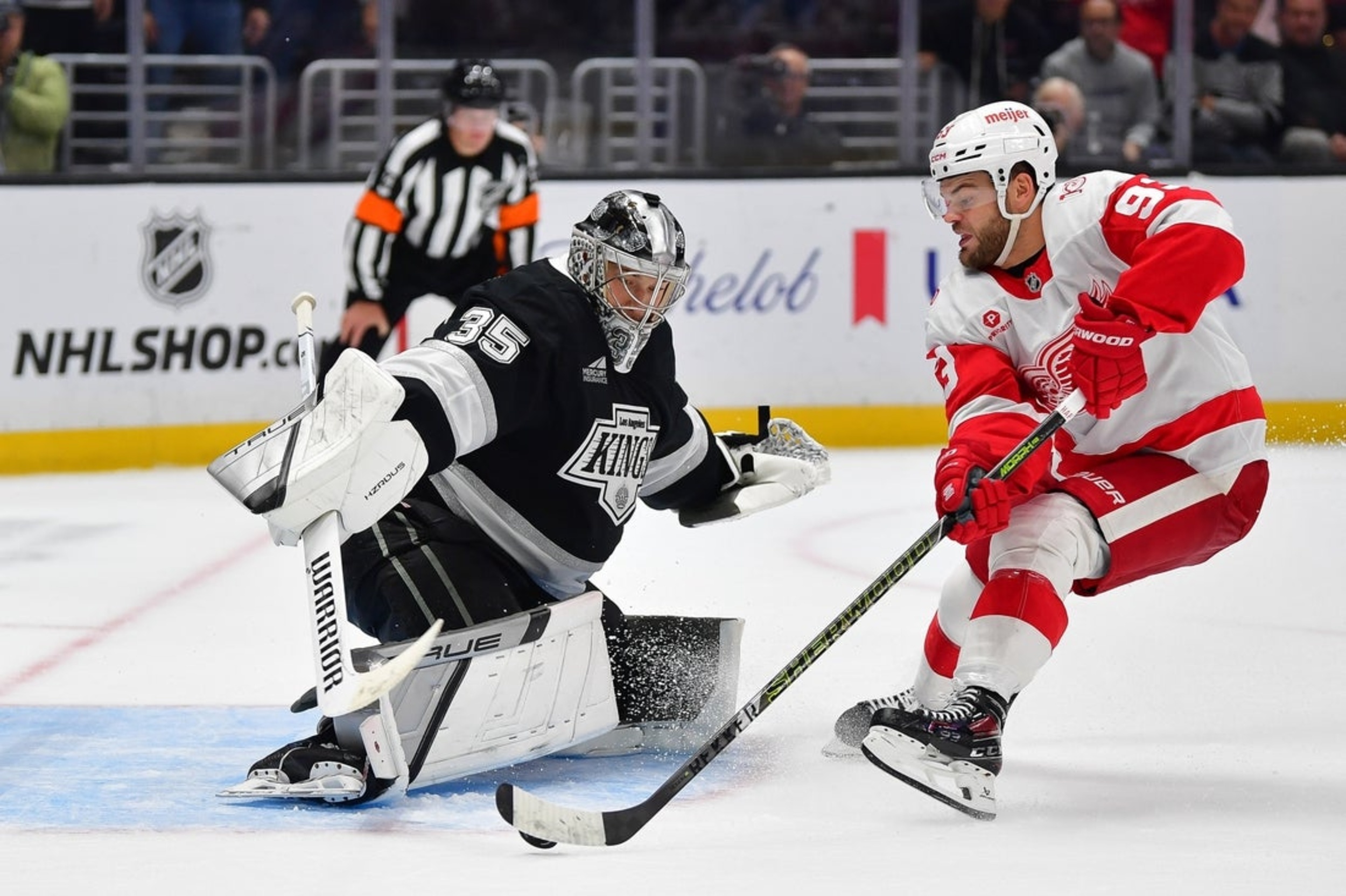 Anton Forsberg stops 27 shots as Kings end Red Wings' point streak