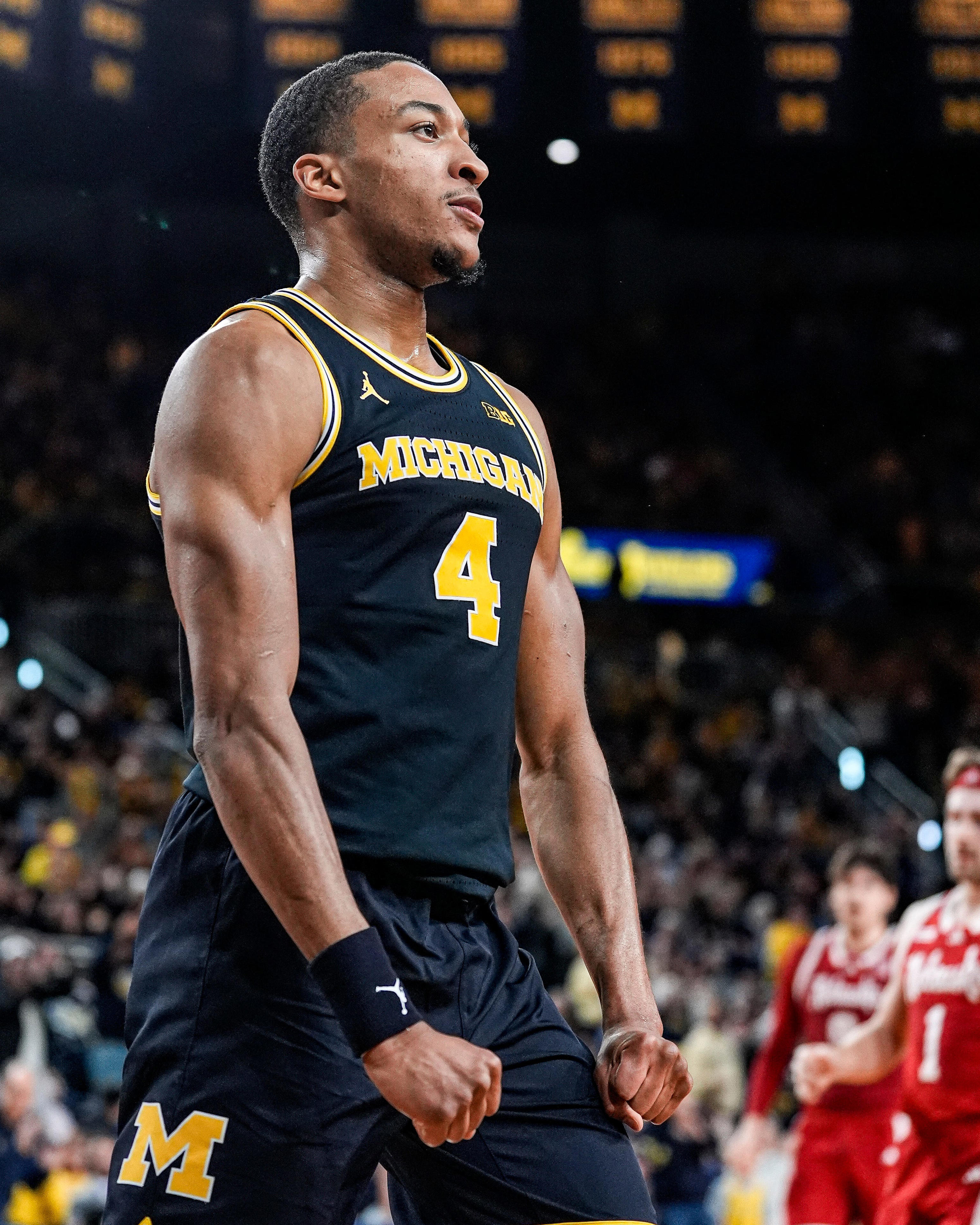 Michigan basketball knocks off Nebraska to grab share of Big Ten lead