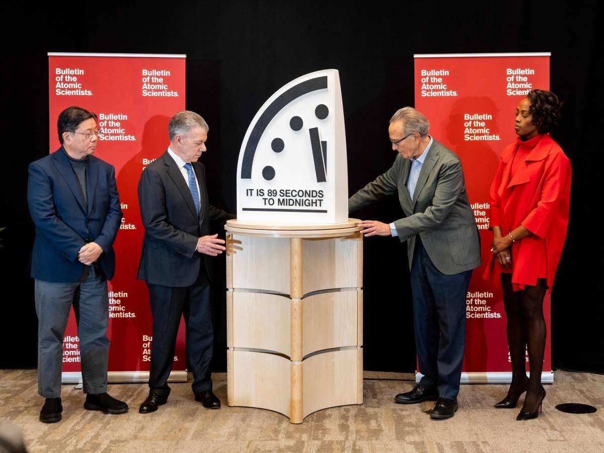 'Doomsday Clock' moves closer to midnight over threats from nuclear ...