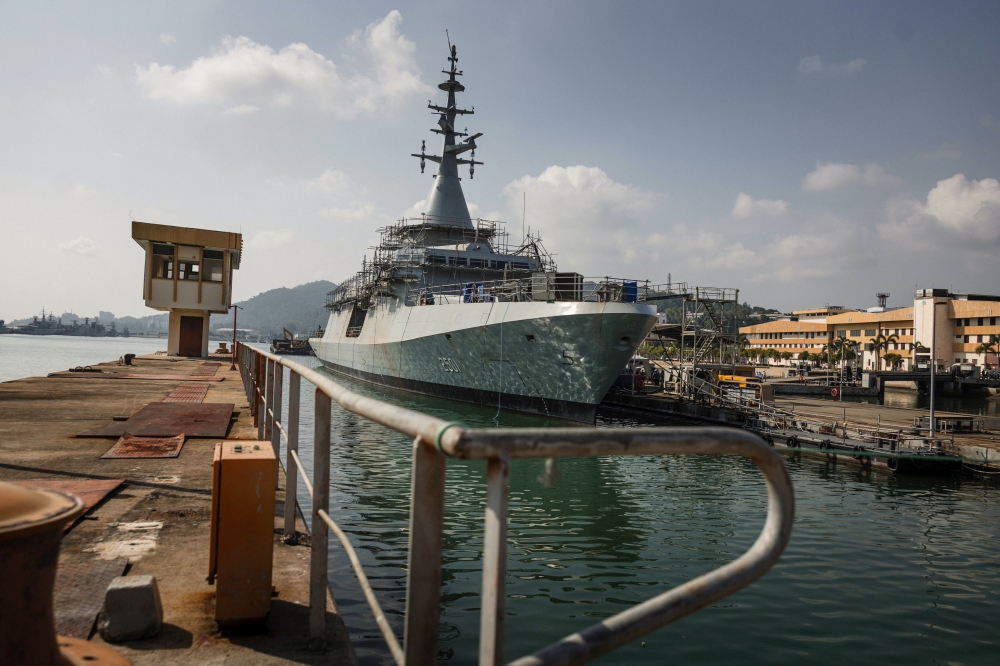 Khaled Nordin: Maharaja Lela-class LCS delayed again, but sea trials to ...