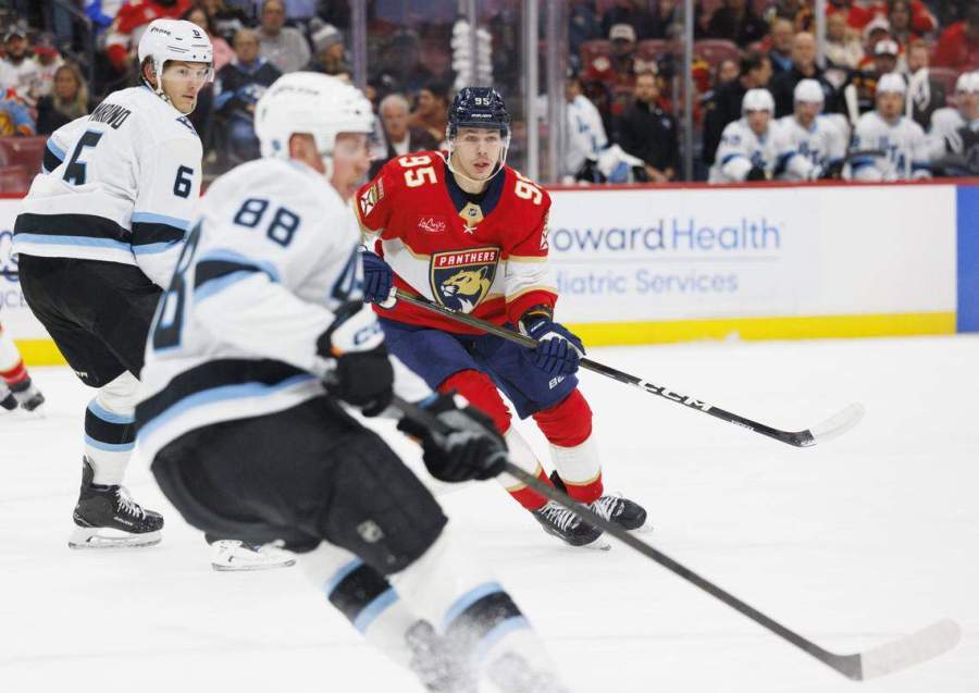 Mammoth knock off defending champs, 4-3