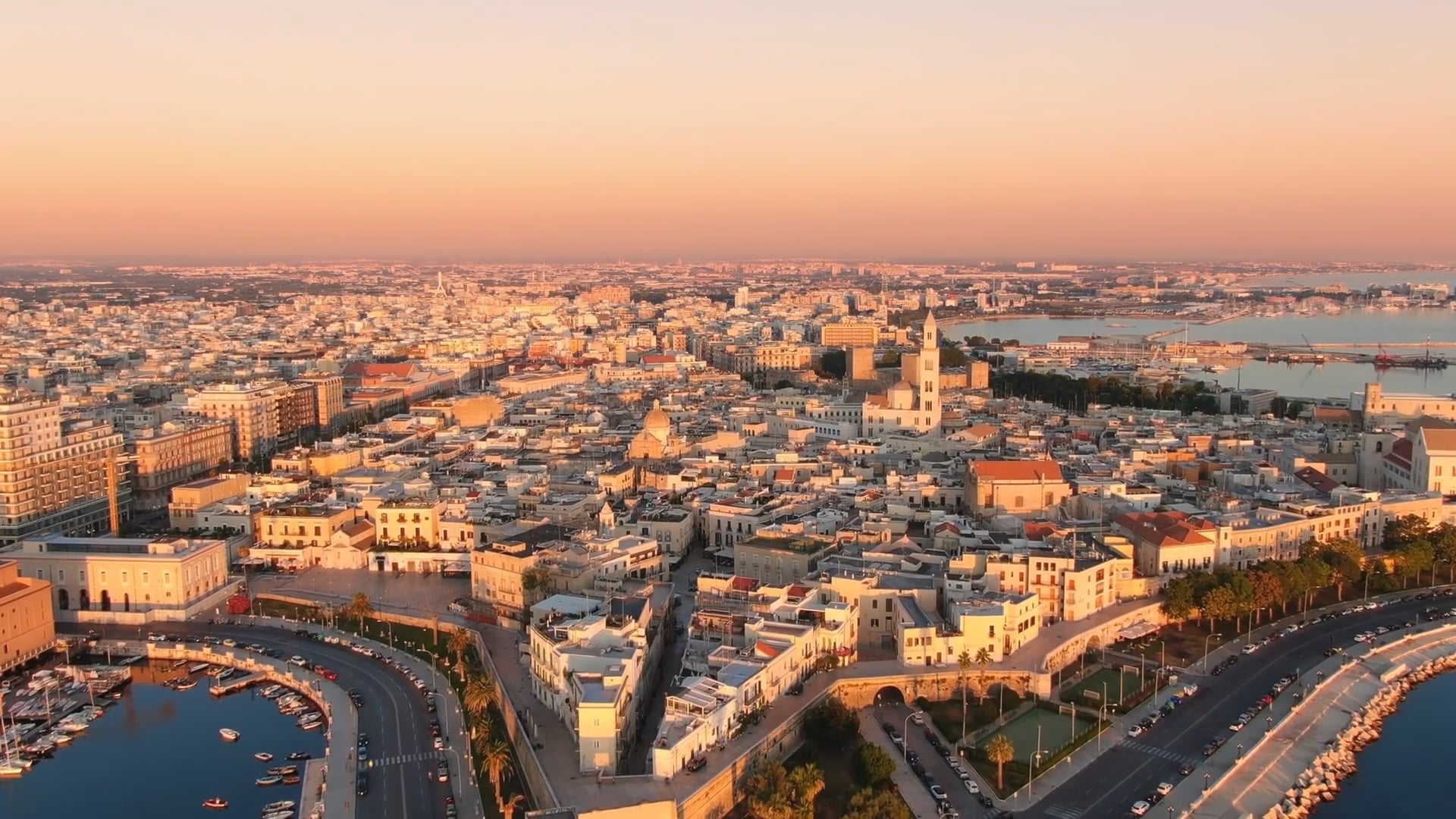 Bari, Apulia: Un dron descubre una impresionante ciudad italiana en el ...