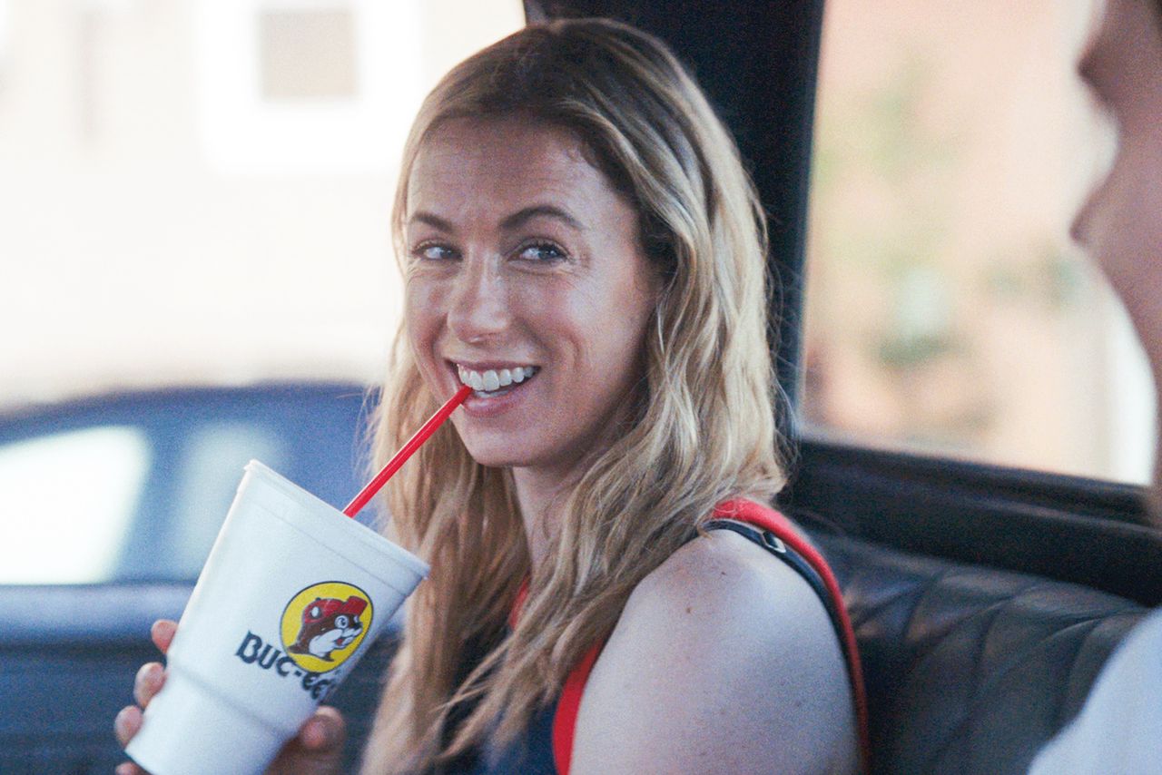 Iliza Shlesinger says smooching 'Smallville' star Tom Welling in new ...