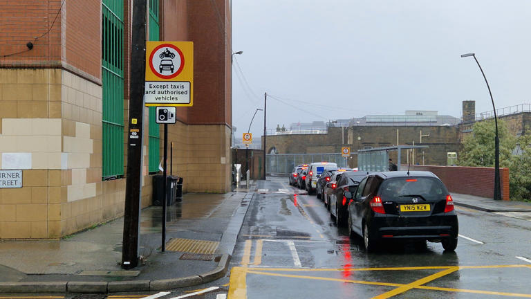 Sheffield station: New £100 fines to combat gridlock 'maximise revenue ...