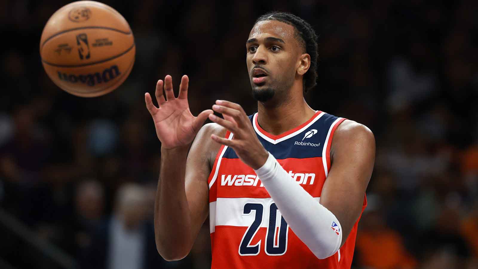 Wizards’ Alex Sarr epically rejects Donovan Clingan with monster block