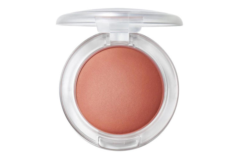 Martha Stewart, 84, says this beautiful glow-boosting powder gives her ...