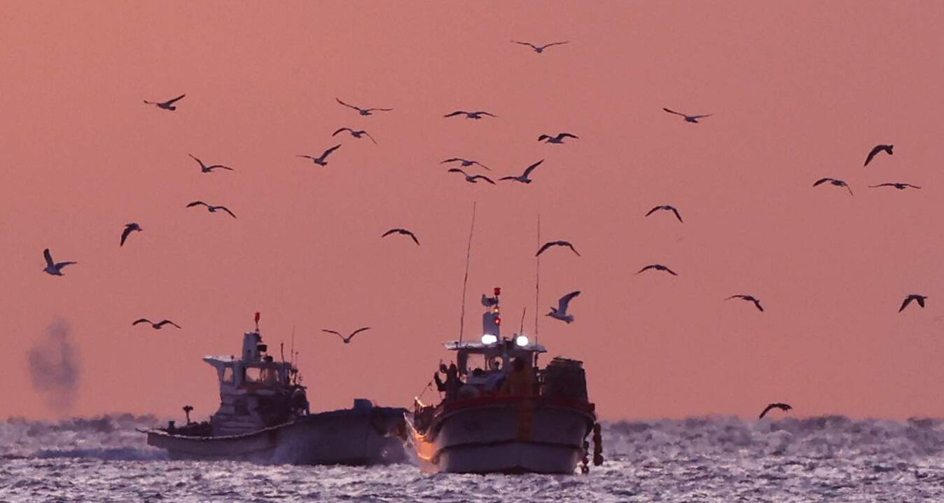 Incheon lifts 44-year nighttime fishing ban