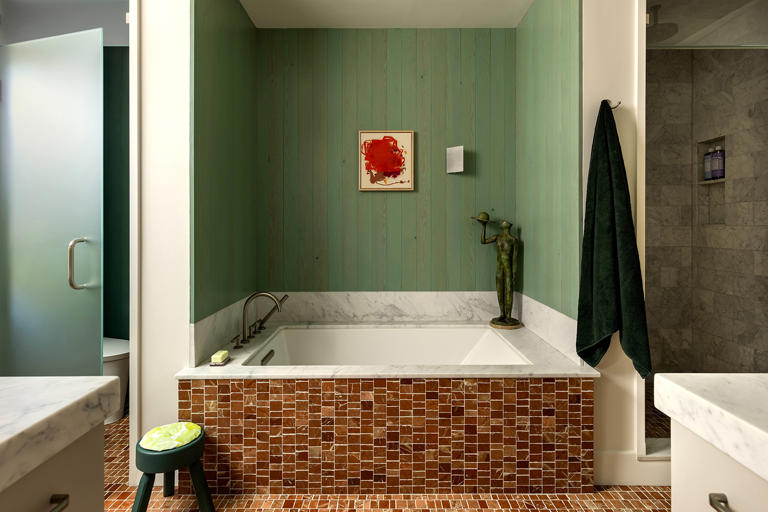 Before & after: 4 surface-level swaps transformed this Baltimore bathroom