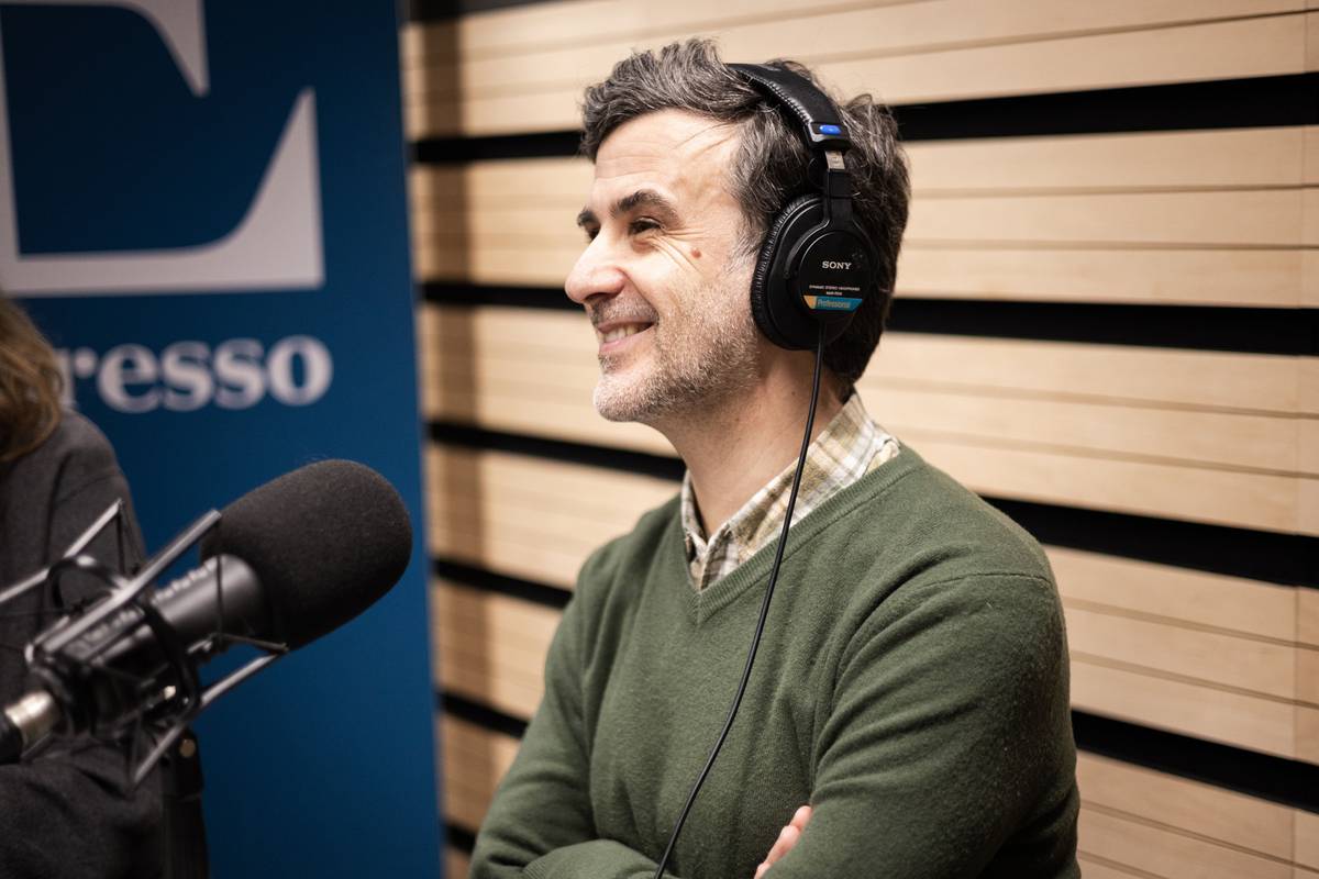 Em Times Square, em Nova Iorque, durante uma hora todos os ecrãs só ...