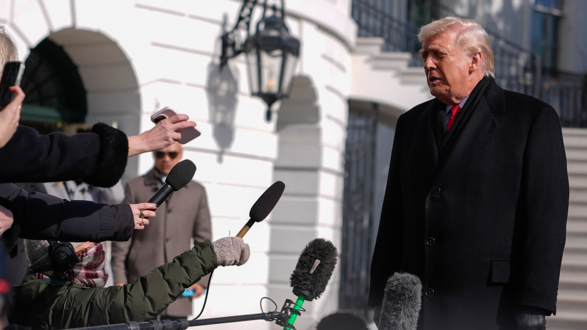 Trump breaks with gun rights allies after Minneapolis shooting