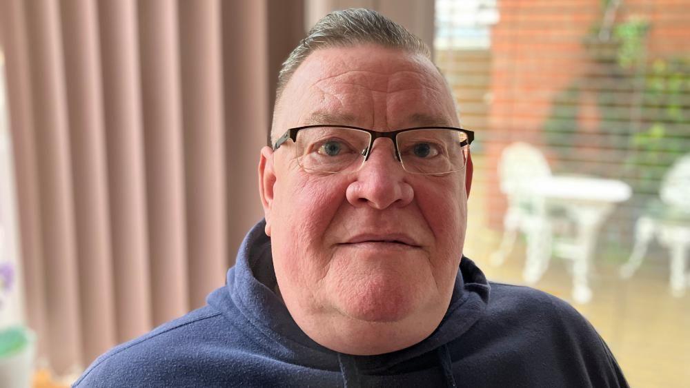 Residents collect own post amid delivery delays