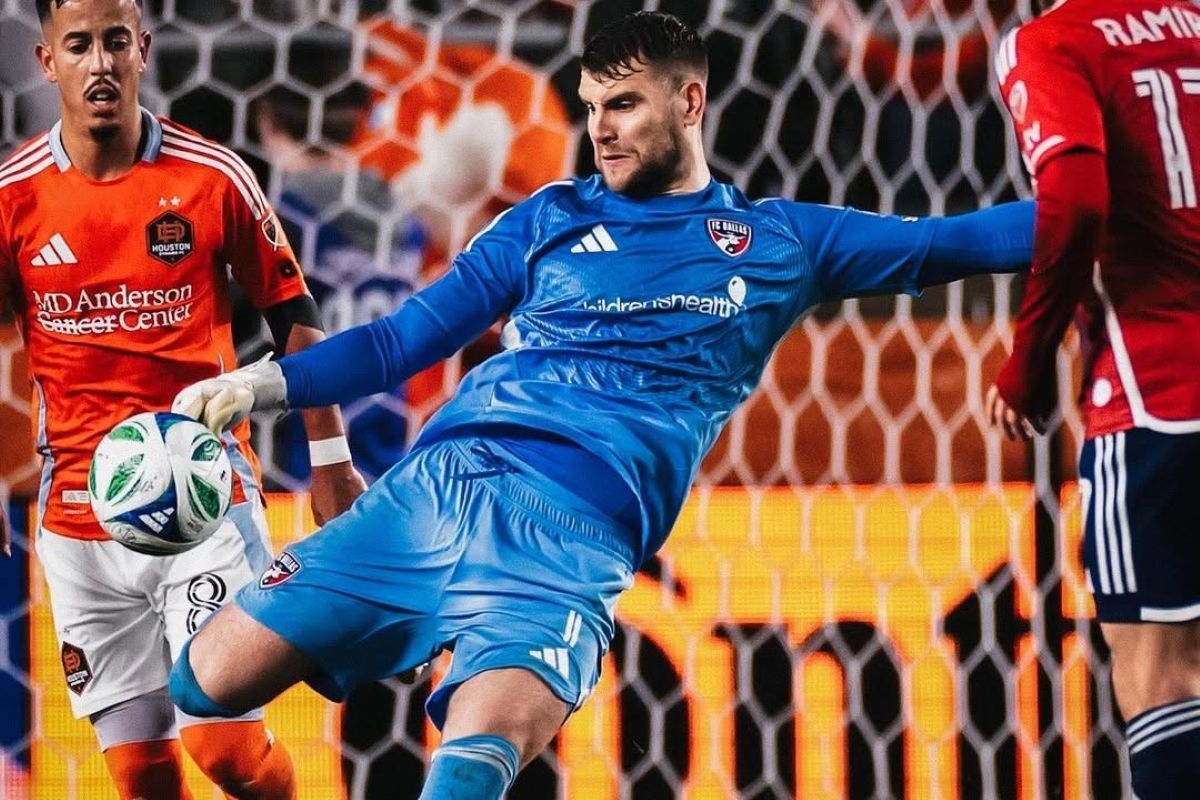 Intip 2 pesaing Maarten Paes di pos penjaga gawang Ajax Amsterdam