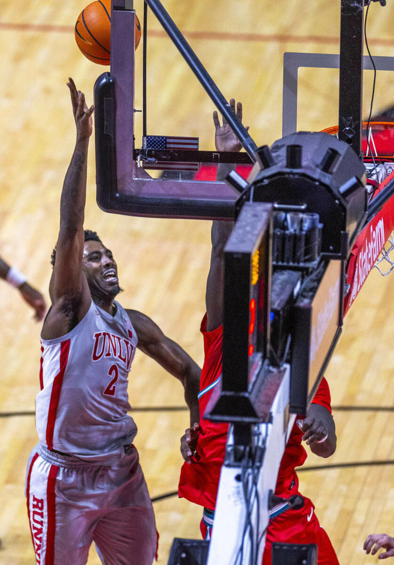 UNLV saves record 3-point streak, but blown out by New Mexico