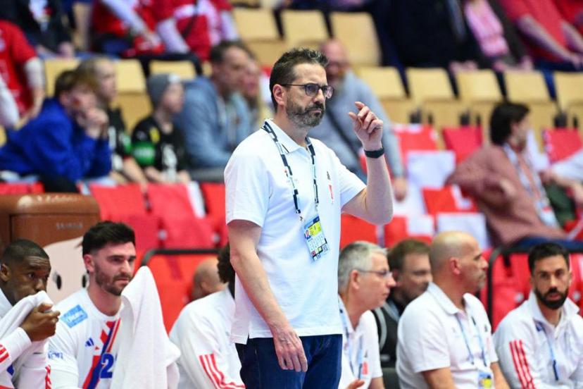 Toujours en vie malgré un parcours sur courant alternatif, les Bleus ...