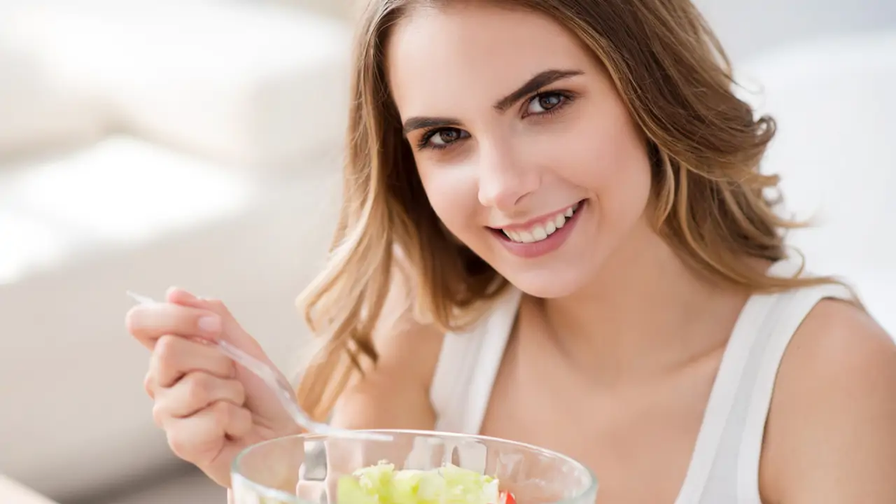 Cómo deshinchar la barriga: 3 pasos de la nutricionista Amil López para ...