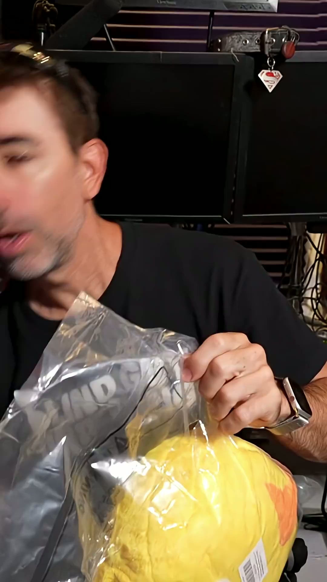 Is this a bra on my face?– a blind guy unboxing