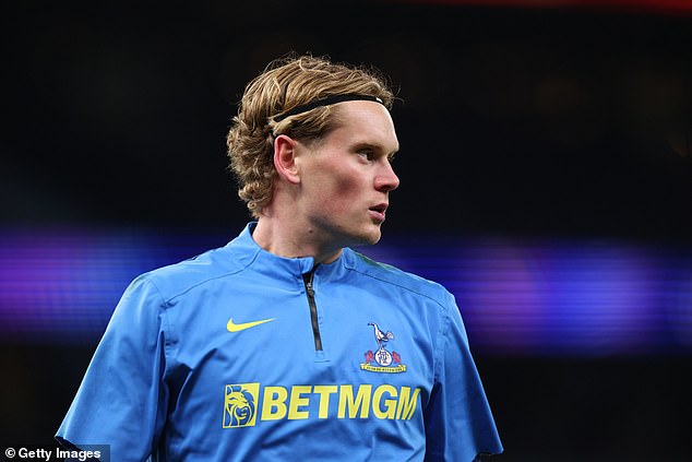 Douglas Luiz undergoes Aston Villa medical: Transfer window watch