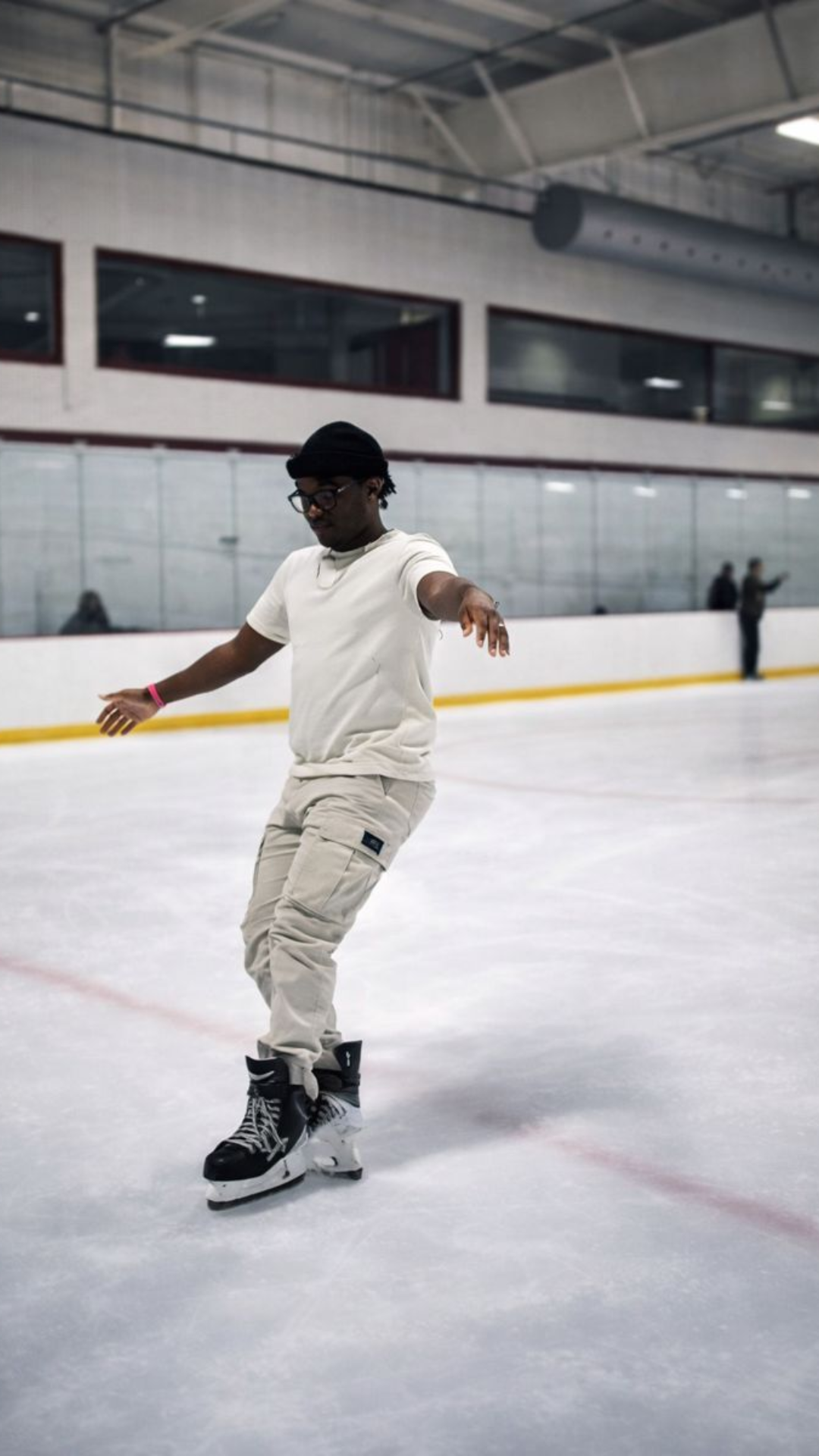 Breaking down the cleanest T-stop in ice skating