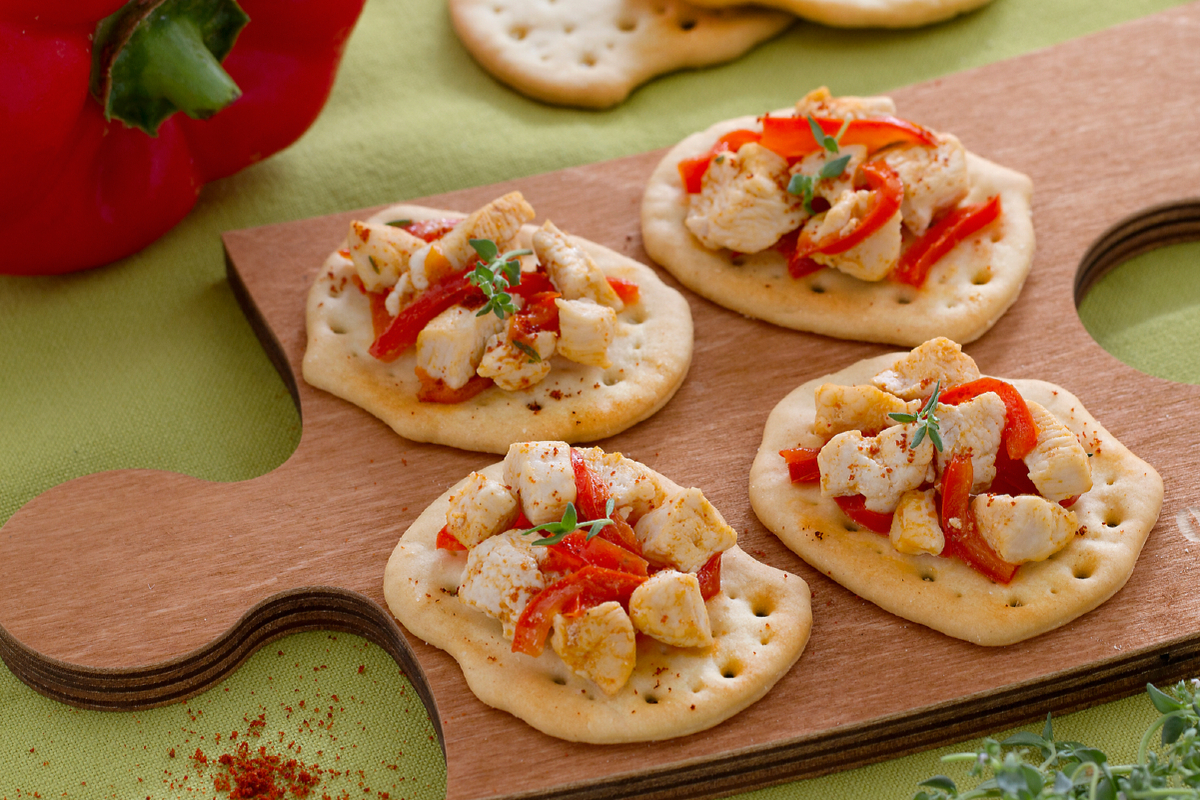 Flatbreads with paprika chicken and red peppers