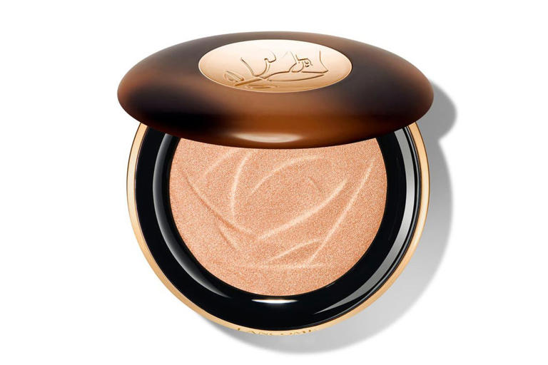 Martha Stewart, 84, says this beautiful glow-boosting powder gives her ...