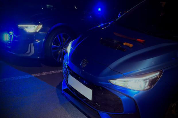 Machetes seized as occupants flee car after police chase