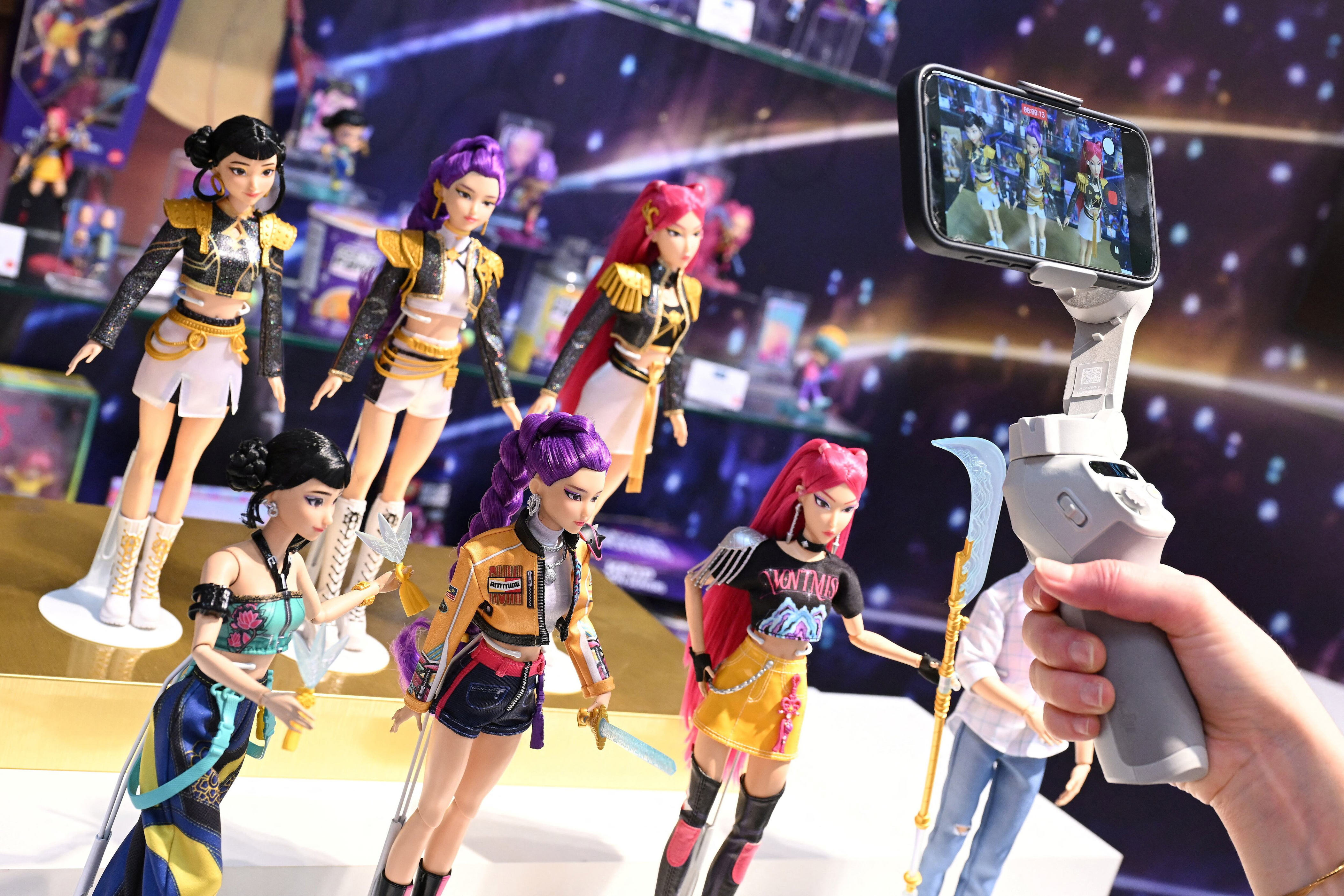 Mattel Unveils Barbie Dolls Inspired by Netflix's KPop Demon Hunters ...