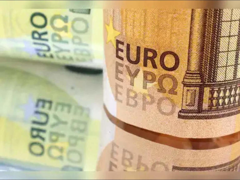 Euro zone bond yields fall as ECB signals euro strength could prompt ...