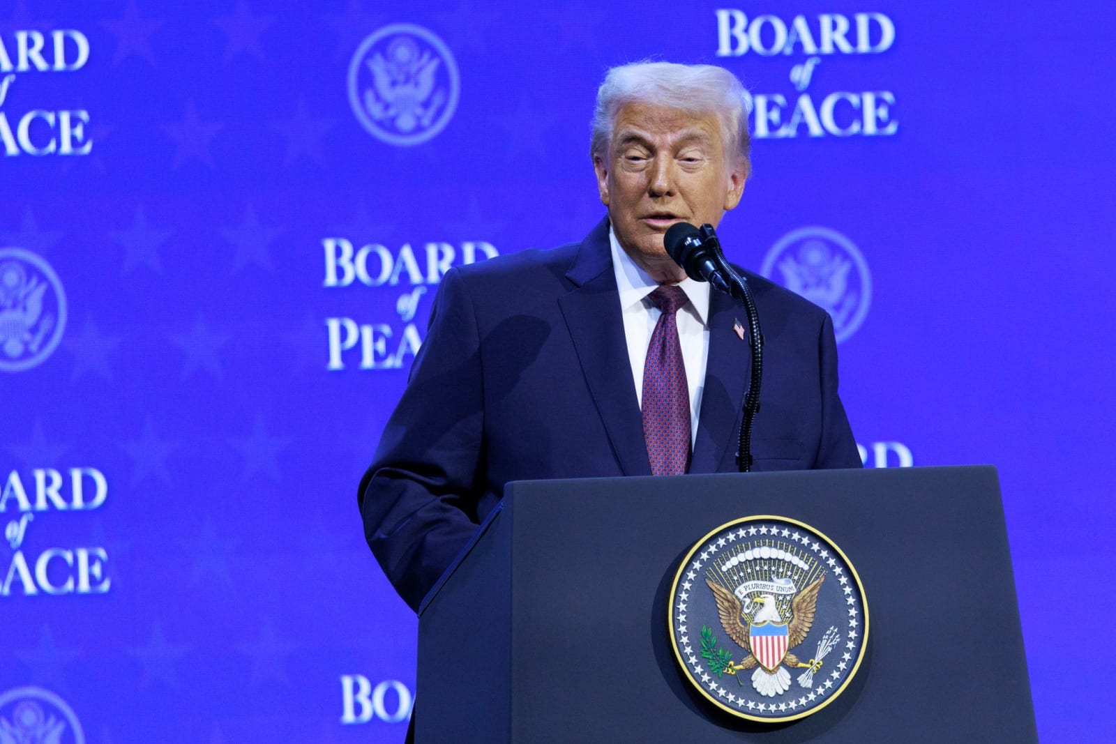 Trump warns Iraq not to reinstate al-Maliki as prime minister