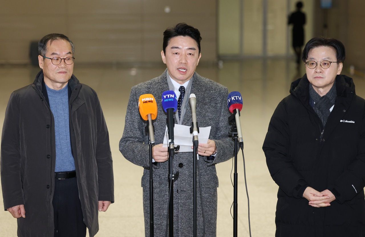 Korean delegation visits Canada in high-level bid for submarine contract