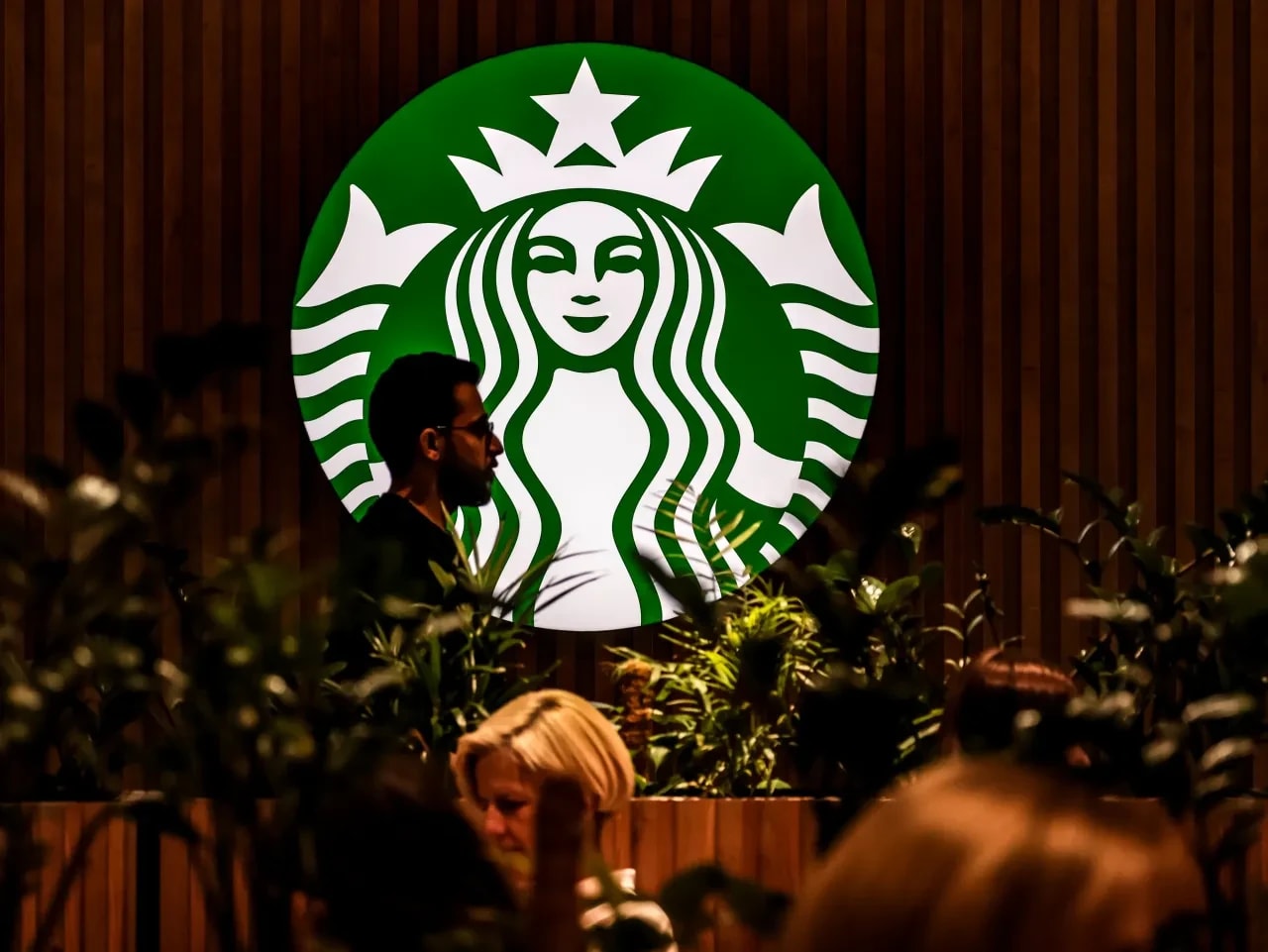 Starbucks allows CEO to use jet for personal purposes citing security ...