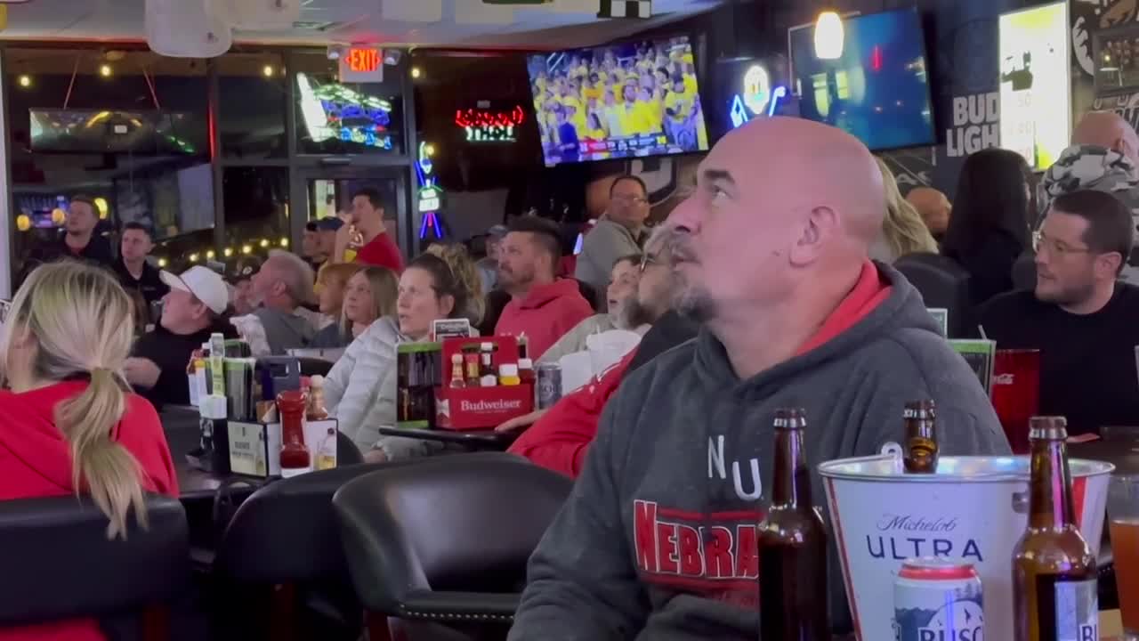 Nebraska basketball fans stay optimistic after 20-game winning streak ...