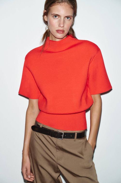 El básico de Zara que arrasa: en color vibrante y para las más atrevidas
