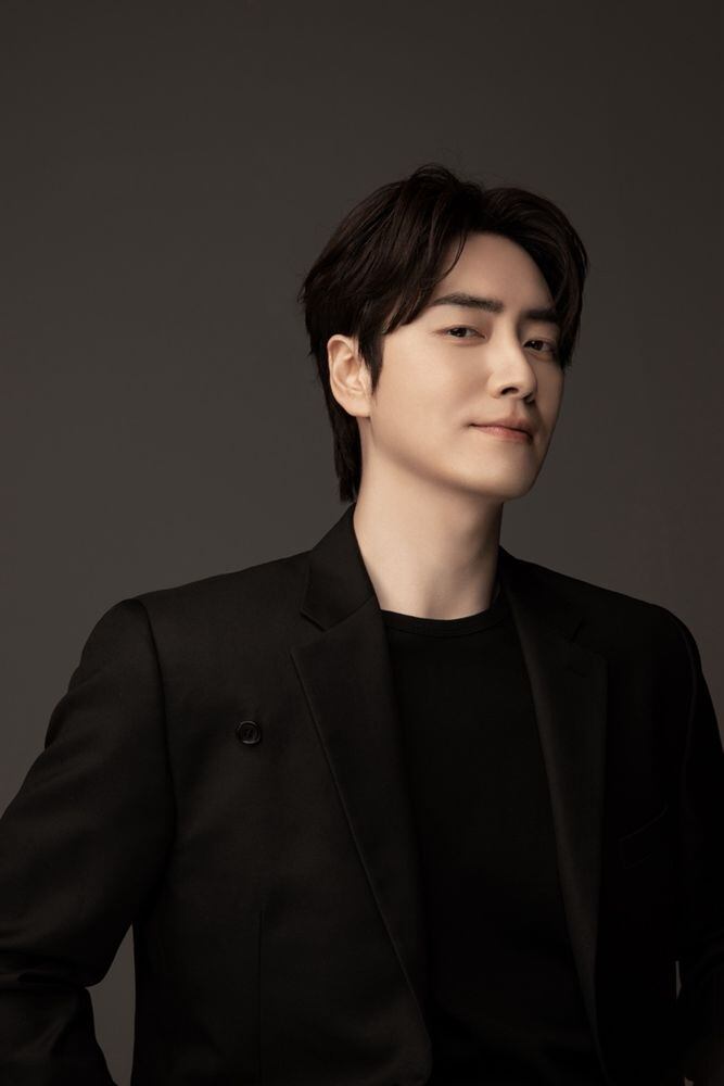 Lee Jun-hyuk stars as priest in Awakening