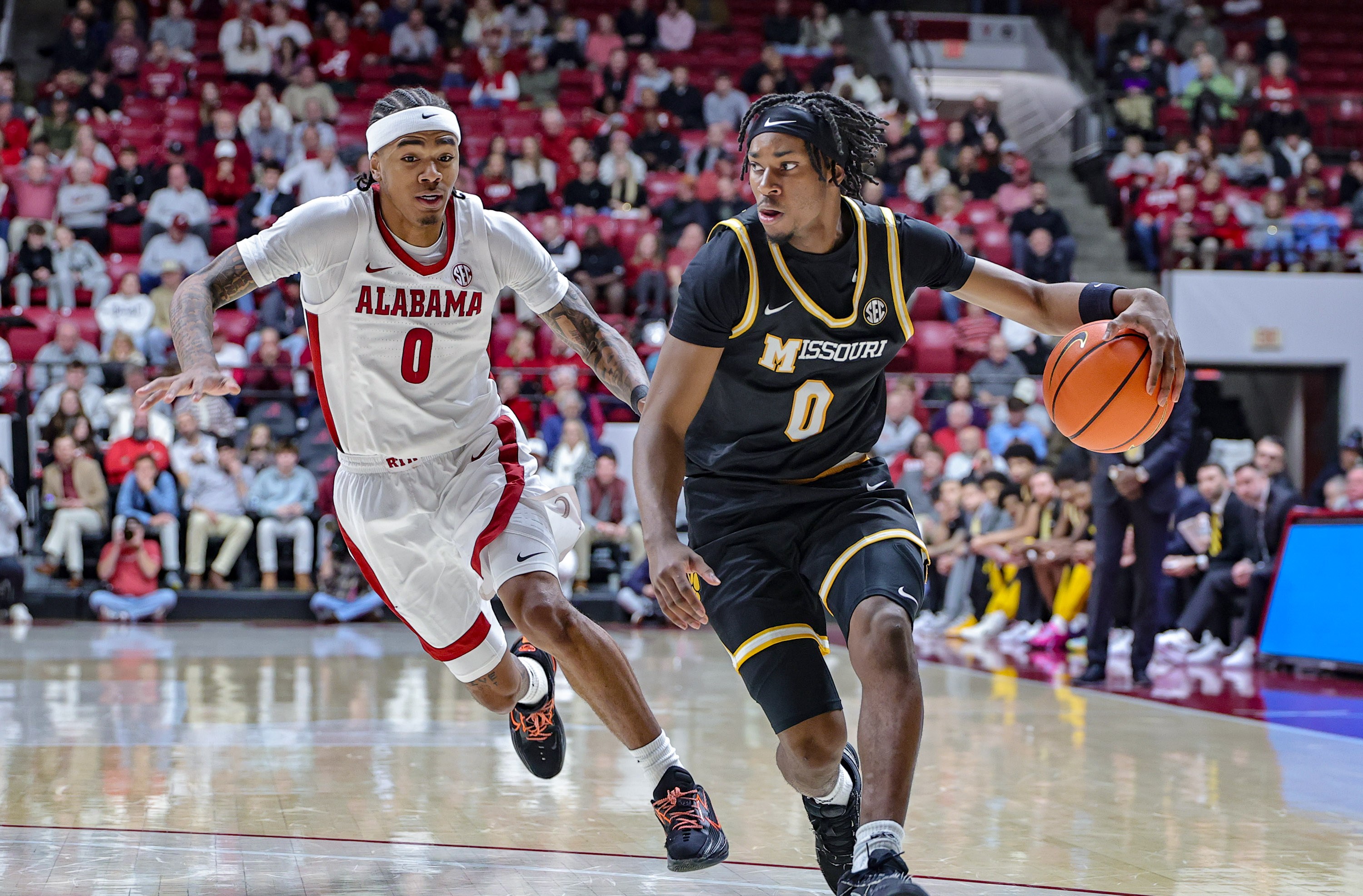 An Alabama run late in the first half helps the Tide steamroll Mizzou 90-64