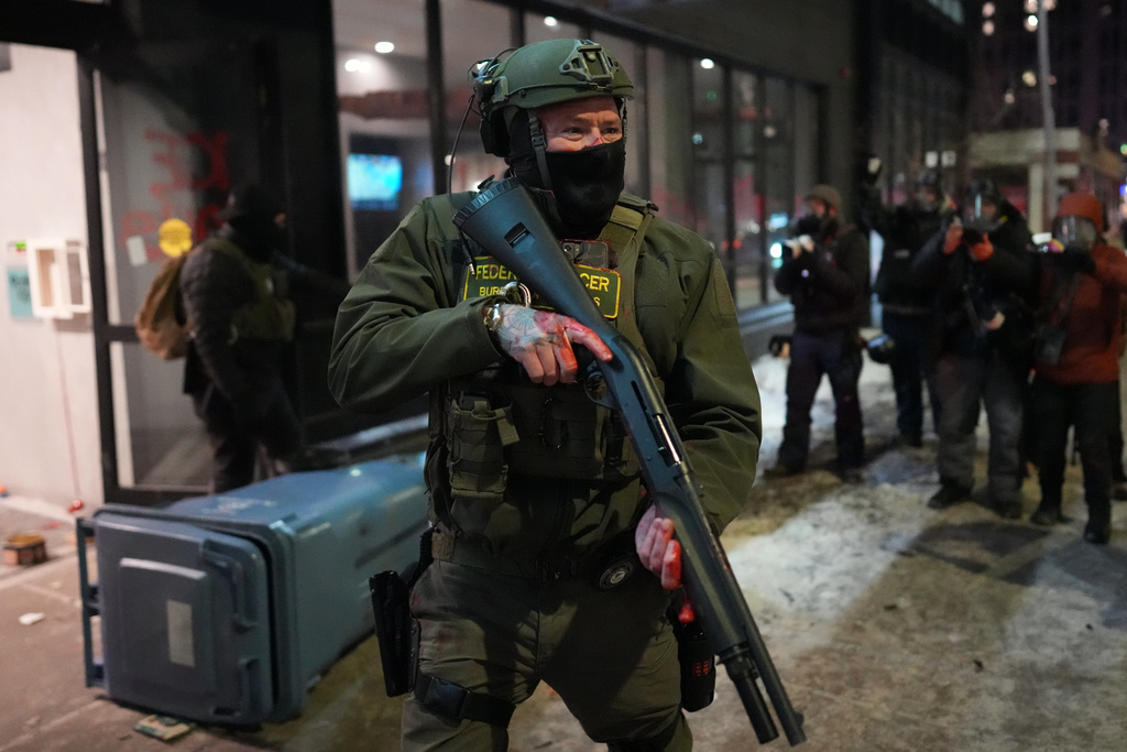 Ecuadorian consulate repels ‘attempted incursion’ by ICE officer in ...