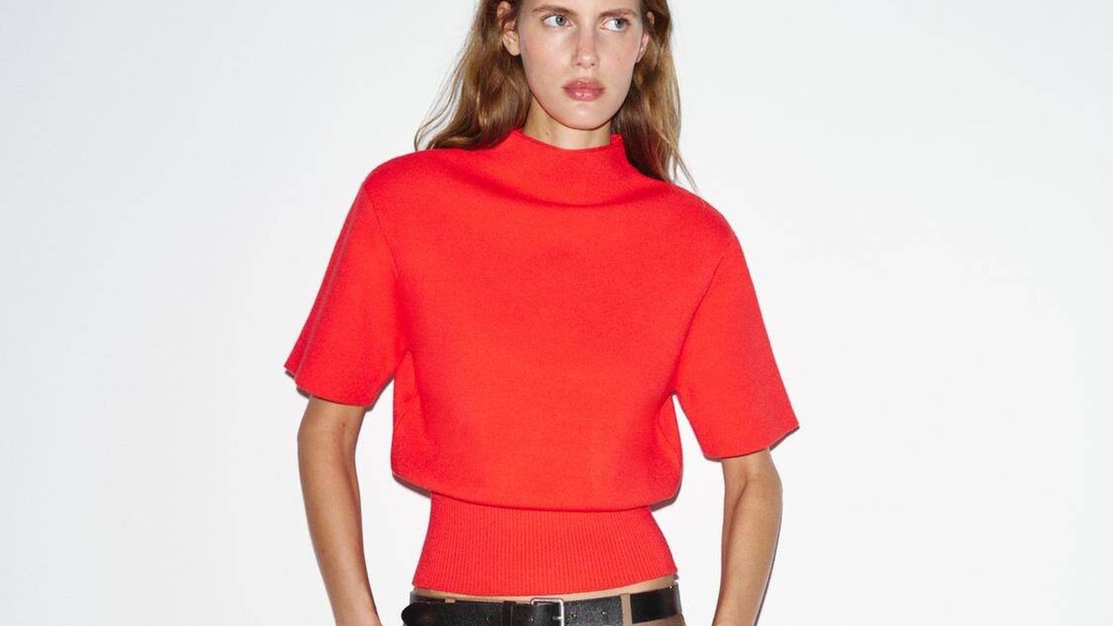 El básico de Zara que arrasa: en color vibrante y para las más atrevidas