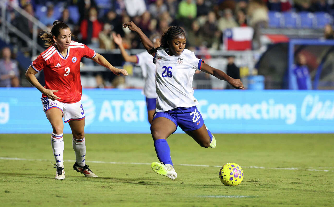 Live: Trinity Rodman, Claire Hutton enter USWNT game vs. Chile