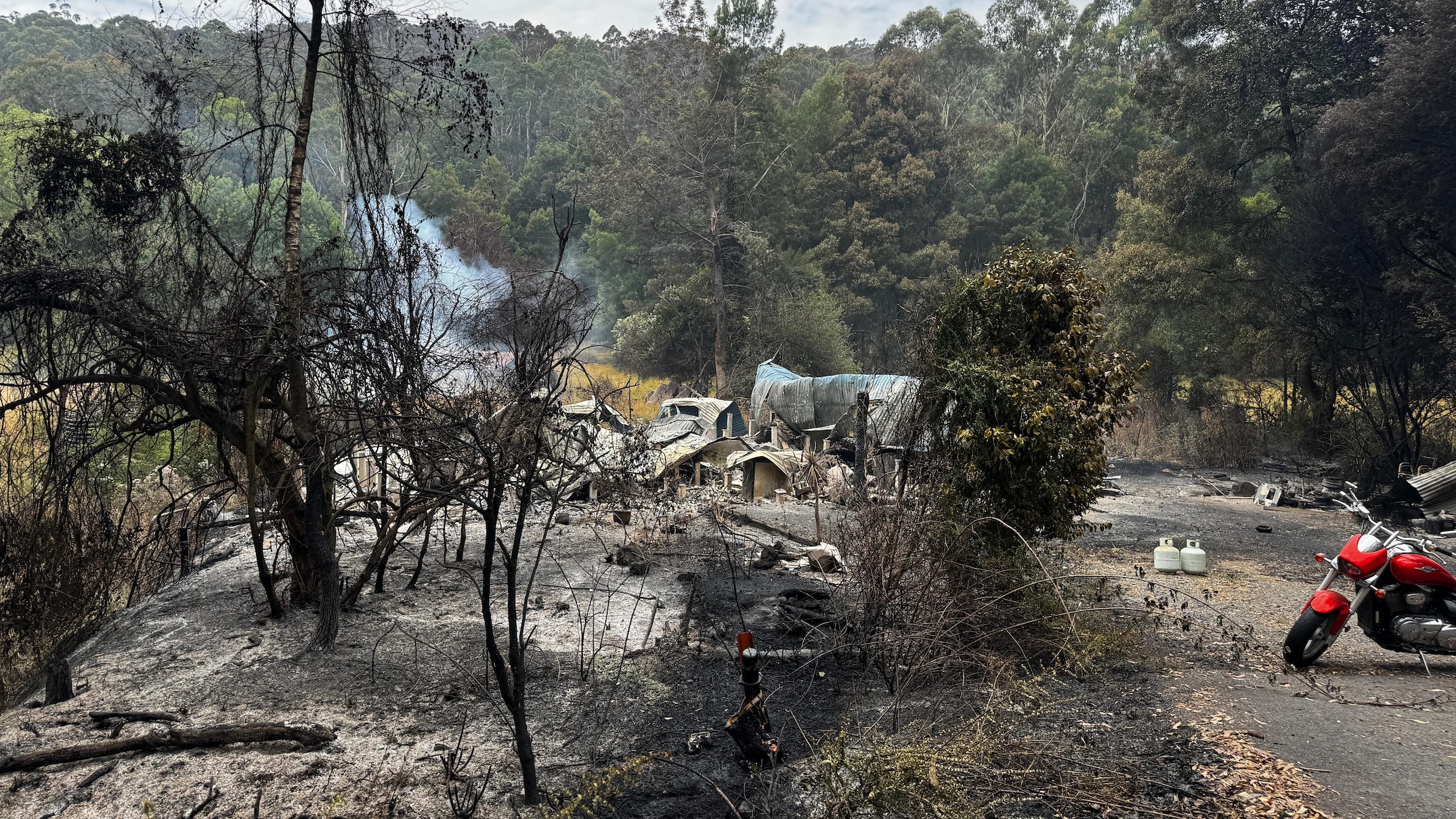At least 16 structures lost in Otways fire with heatwave still ...