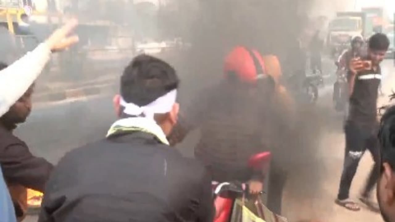 Odisha: Farmers protest over paddy procurement, BJD to raise issue