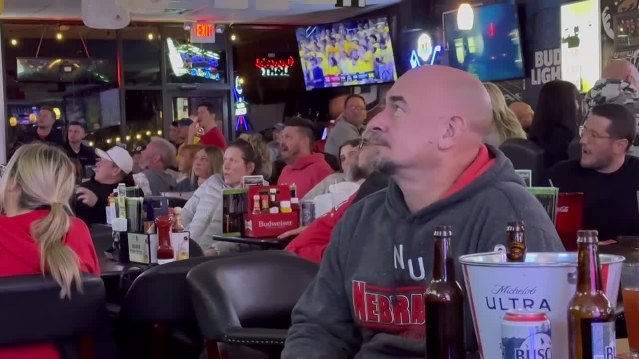 Nebraska basketball fans stay optimistic after 24-game winning streak ...