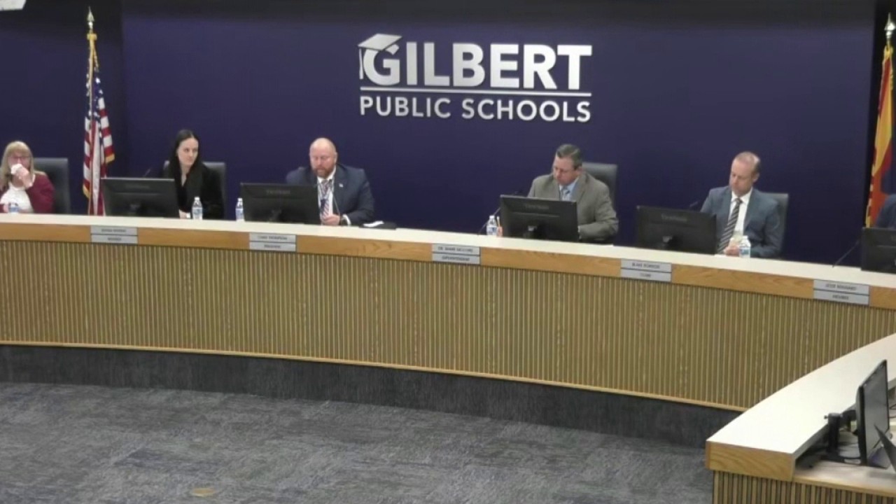 Gilbert Public Schools vote on school closure plan: What to know