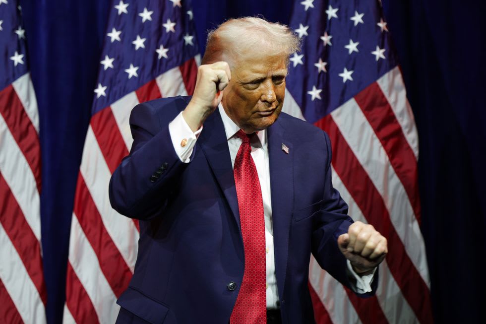 Donald Trump 'has stopped dyeing his hair' as senior staffer says ...