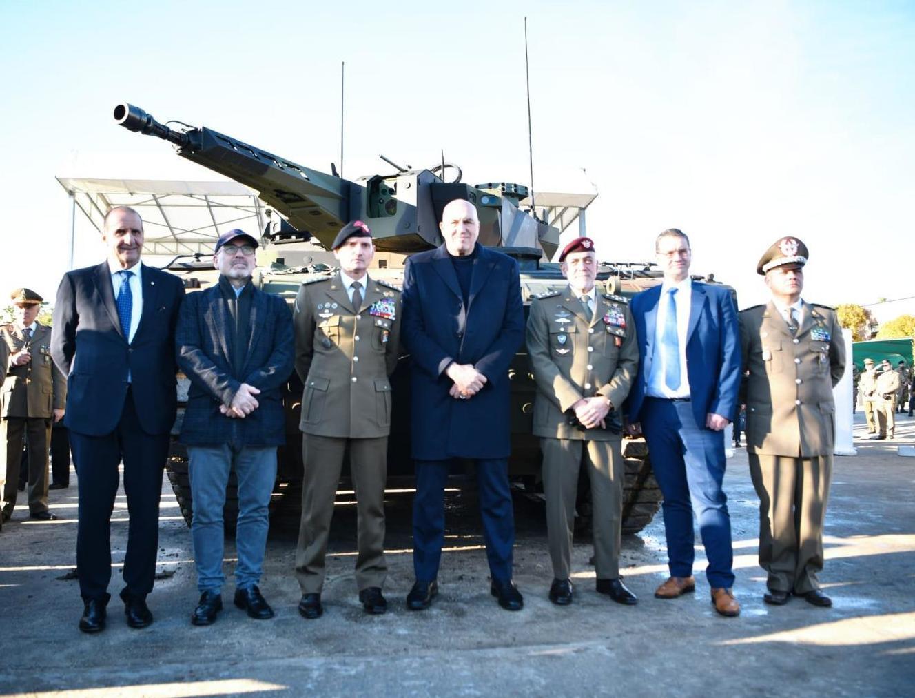 Leonardo e Rheinmetall. I primi 4 corazzati Lynx consegnati all ...